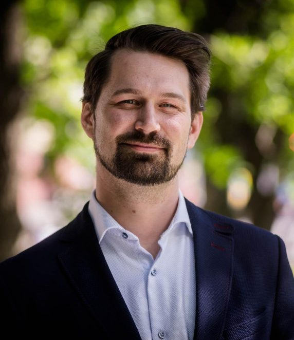 Český ředitel má obrovskou moc, ale neví si s ní rady, říká Martin Kozel z Učitele naživo - EDUin